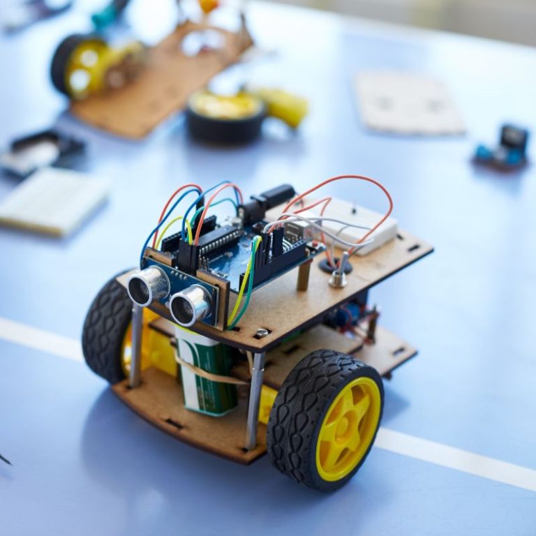 Educational Robot Car – Raffles University AI Research Institution